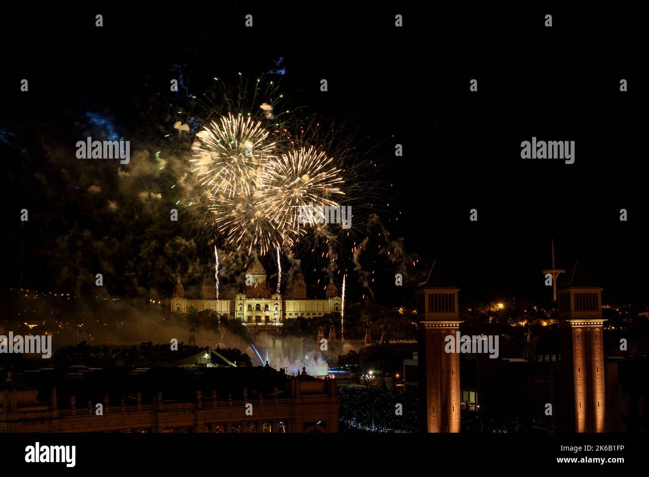 Pyromusical and fireworks of La Mercè 2022 on Maria Cristina avenue in ...