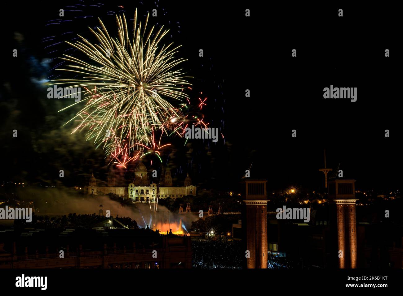 Pyromusical and fireworks of La Mercè 2022 on Maria Cristina avenue in ...