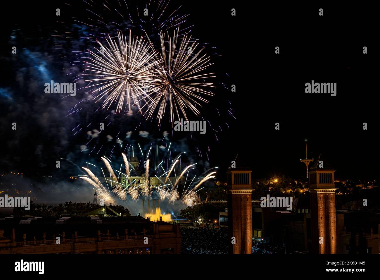 Pyromusical and fireworks of La Mercè 2022 on Maria Cristina avenue in ...