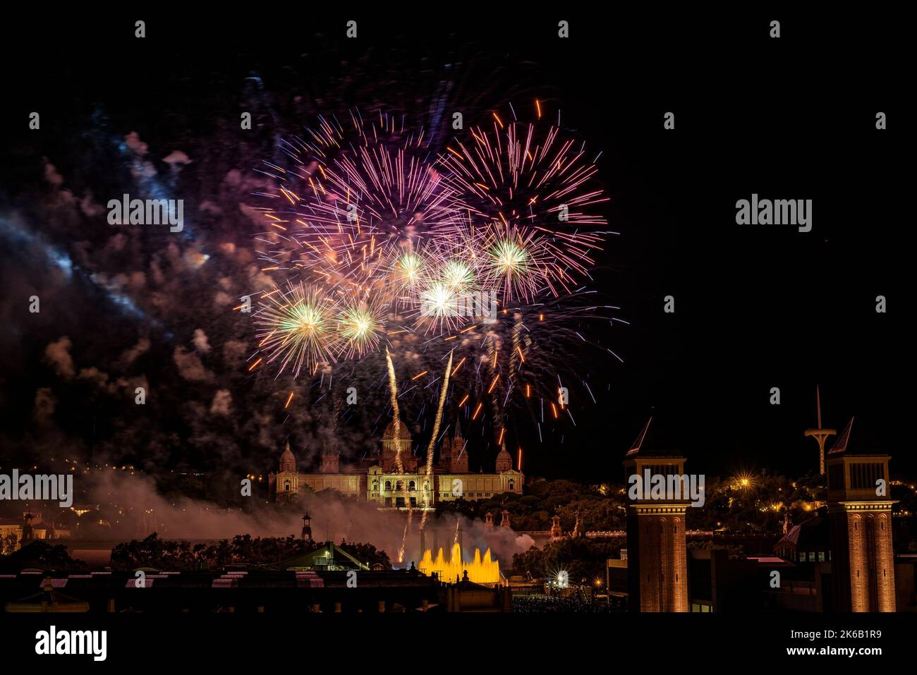 Pyromusical and fireworks of La Mercè 2022 on Maria Cristina avenue in ...