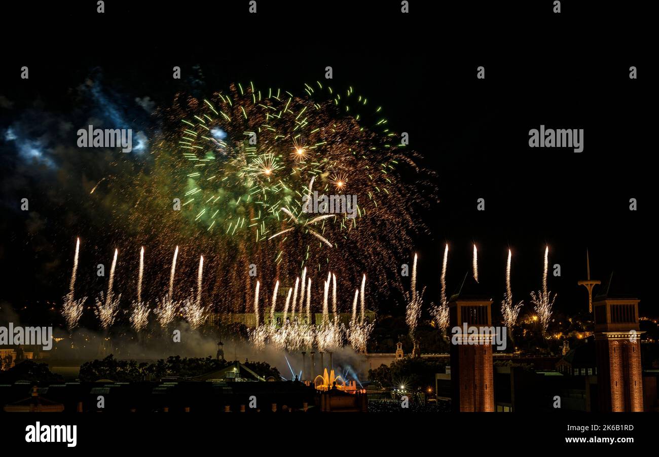 Pyromusical and fireworks of La Mercè 2022 on Maria Cristina avenue in ...