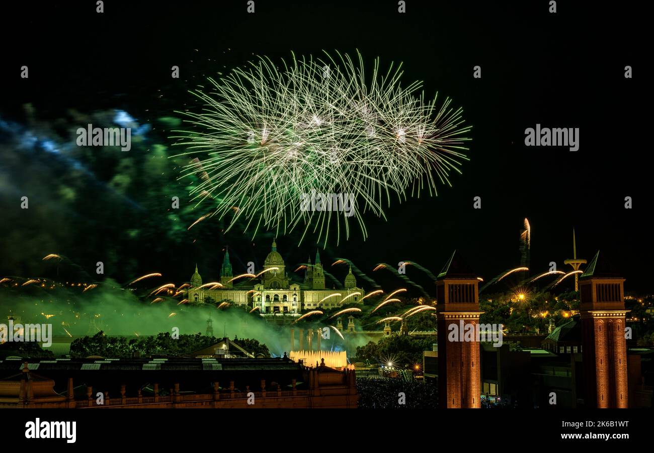 Pyromusical and fireworks of La Mercè 2022 on Maria Cristina avenue in ...