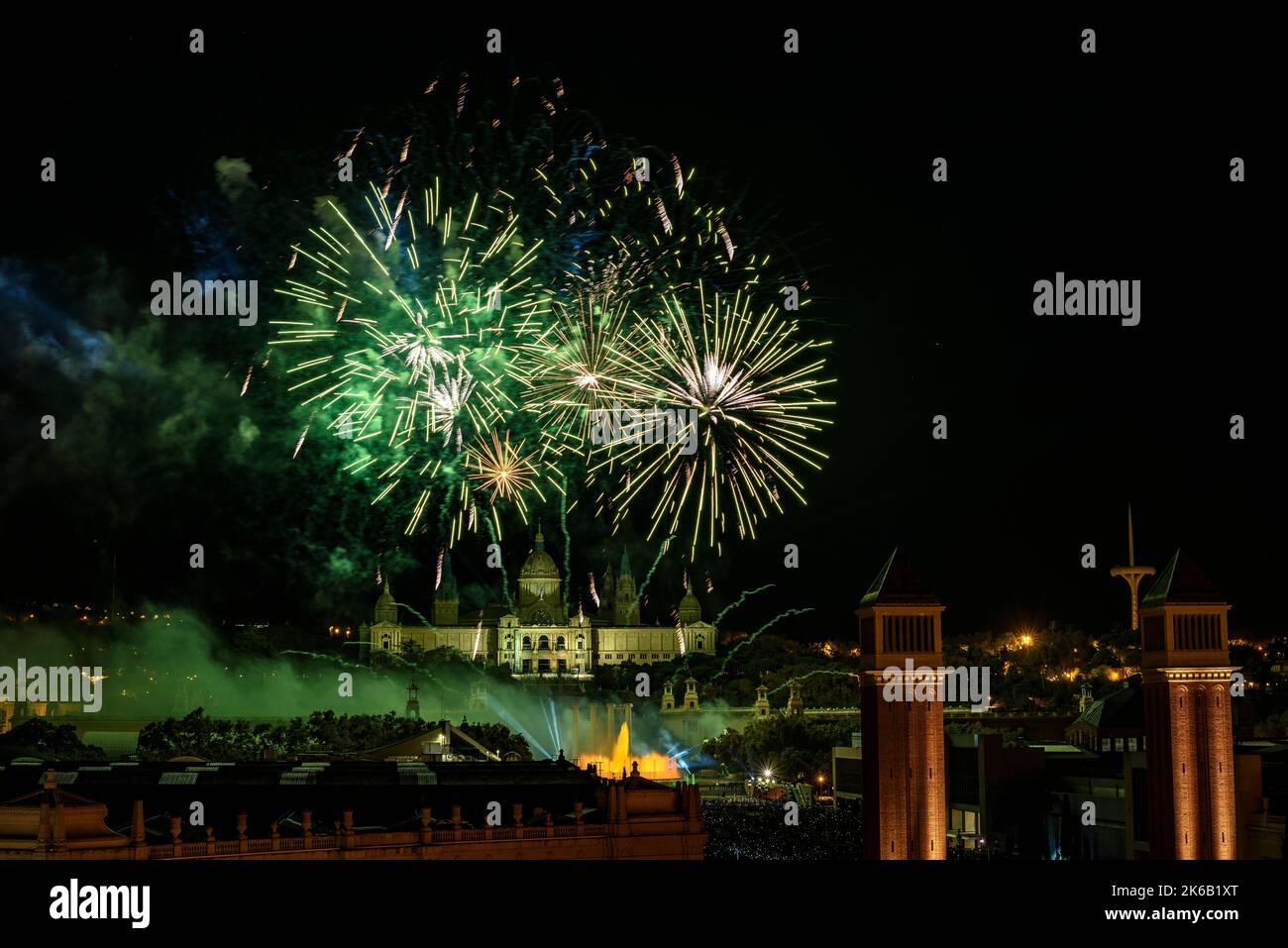 Pyromusical and fireworks of La Mercè 2022 on Maria Cristina avenue in ...