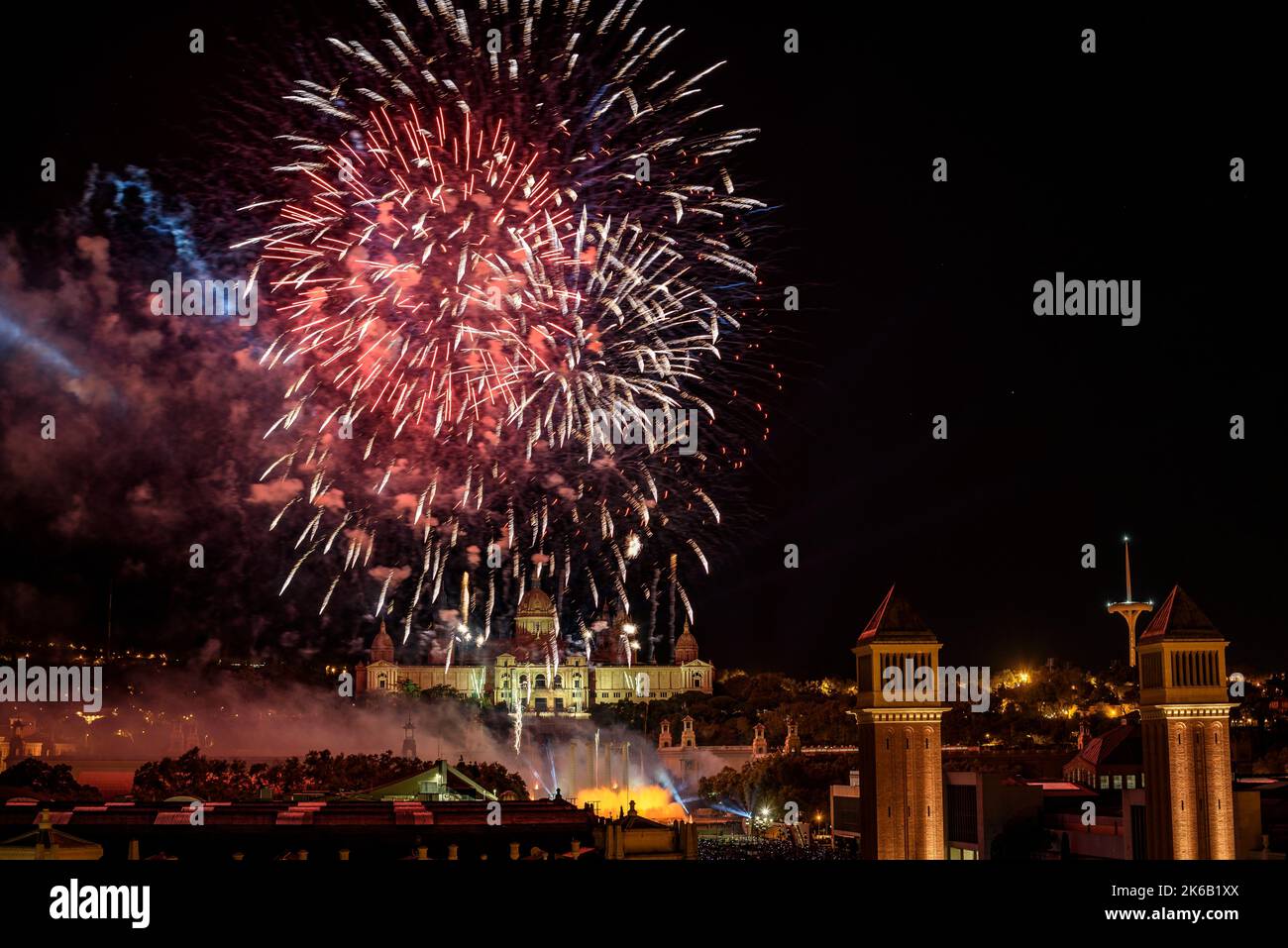 Pyromusical and fireworks of La Mercè 2022 on Maria Cristina avenue in ...