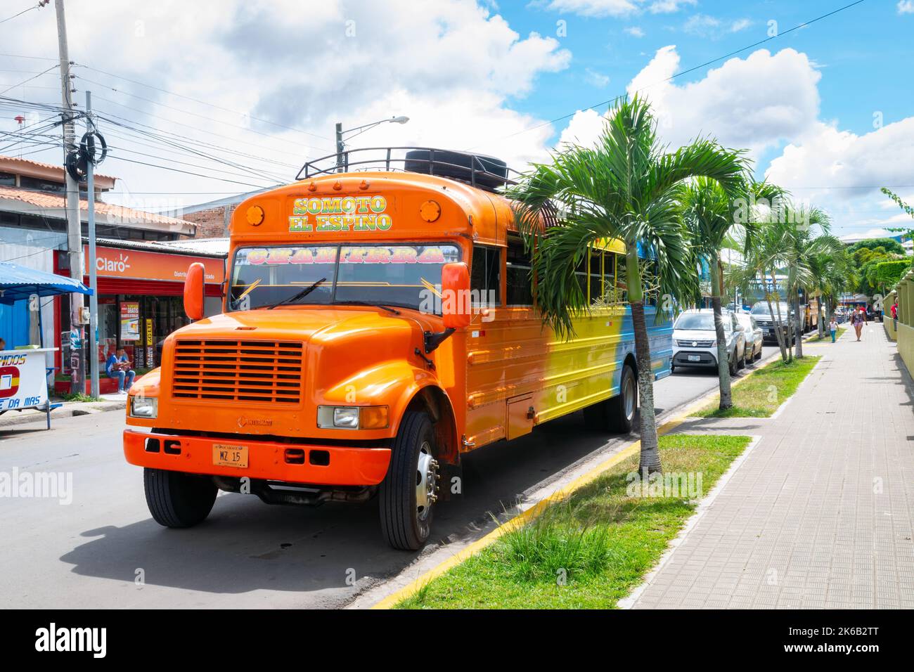 Old school bus hi-res stock photography and images - Alamy