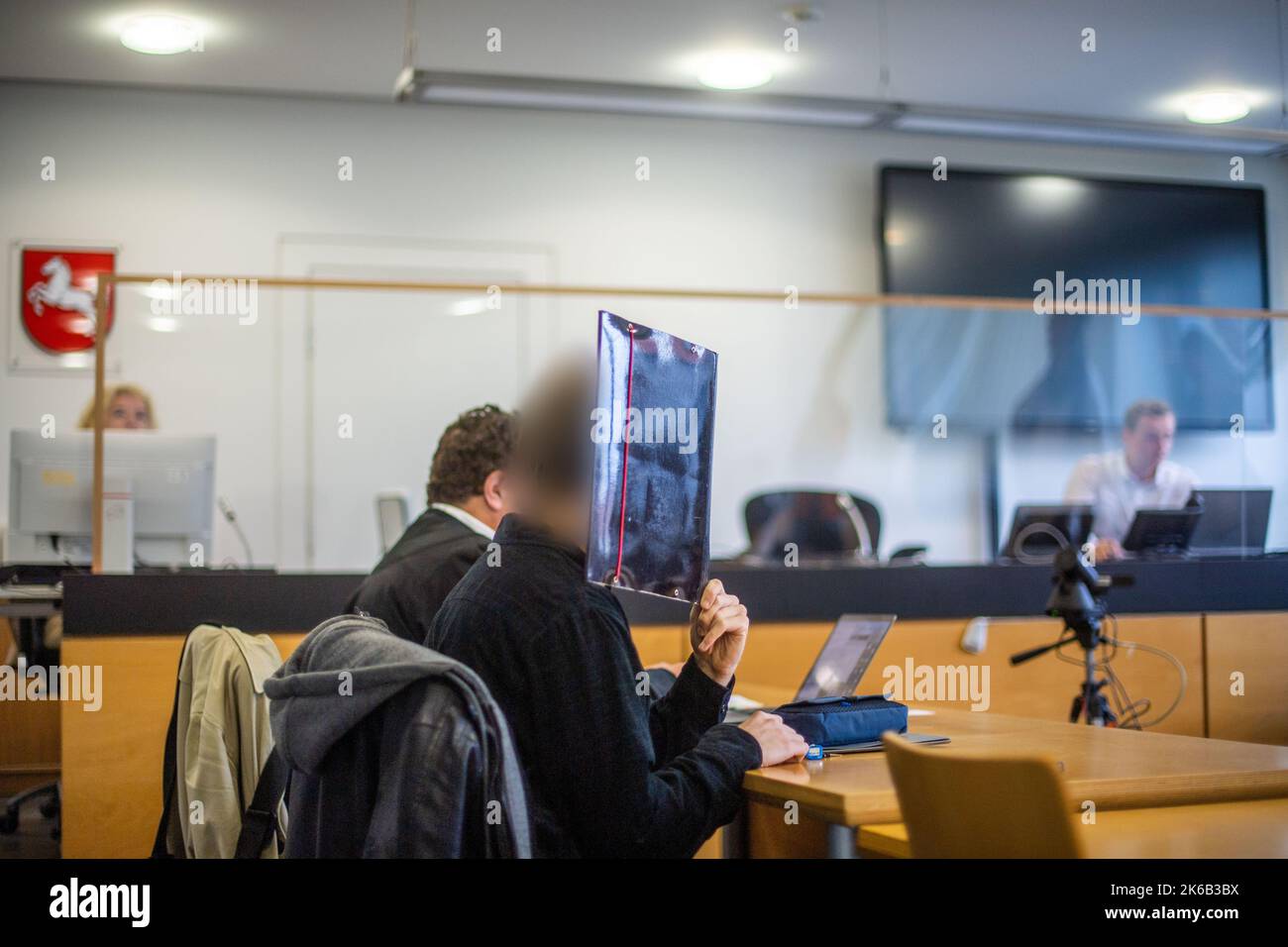 Men taking photo women crime hi-res stock photography and images - Alamy