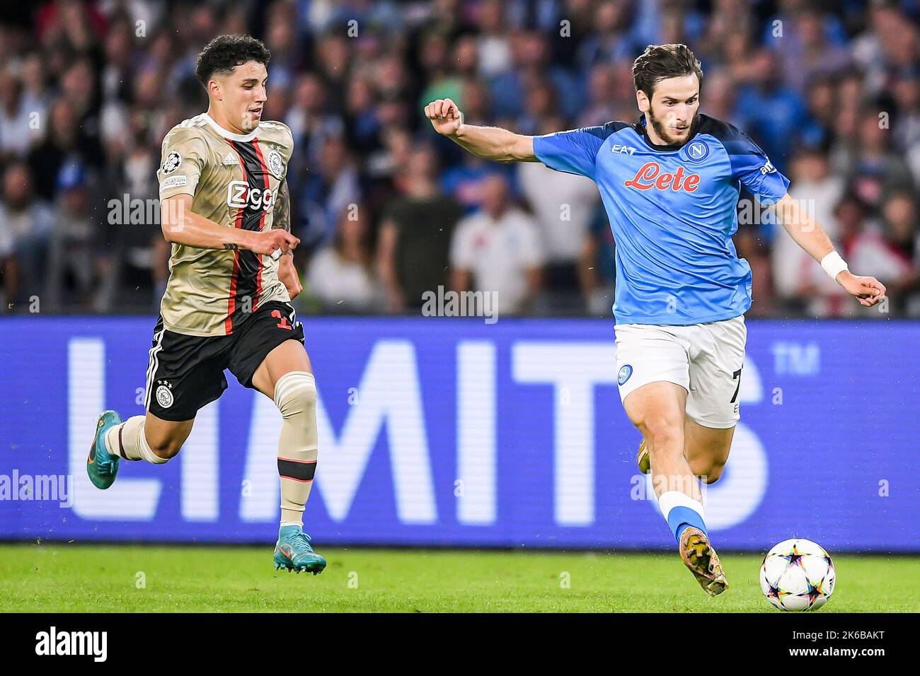 12-10-2022: Sport: Napoli v Ajax NAPELS, ITALY - OCTOBER 12: Jorge ... 12-10-2022: Sport: Napoli v Ajax NAPELS, ITALY - OCTOBER 12: Jorge ...