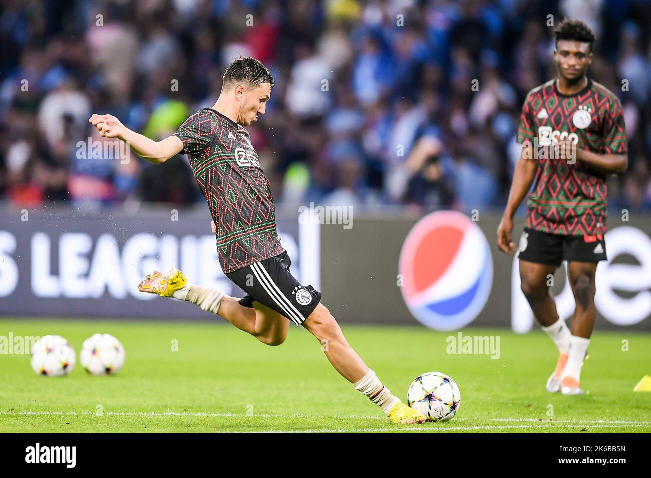12-10-2022: Sport: Napoli v Ajax NAPELS, ITALY - OCTOBER 12: Steven ...