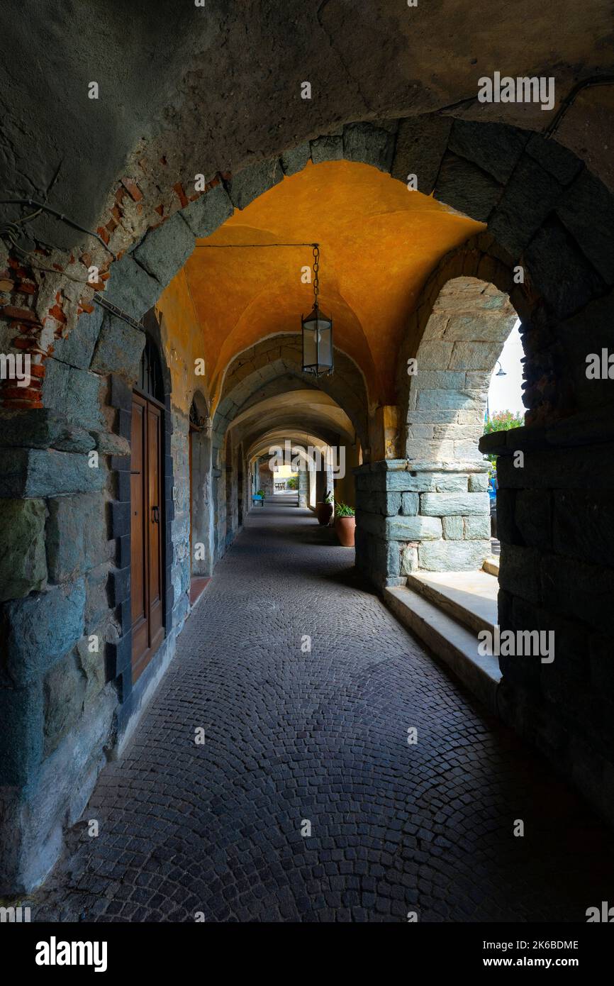 The picturesque narrow streets of Noli. Noli old town. Liguria, Italy ...