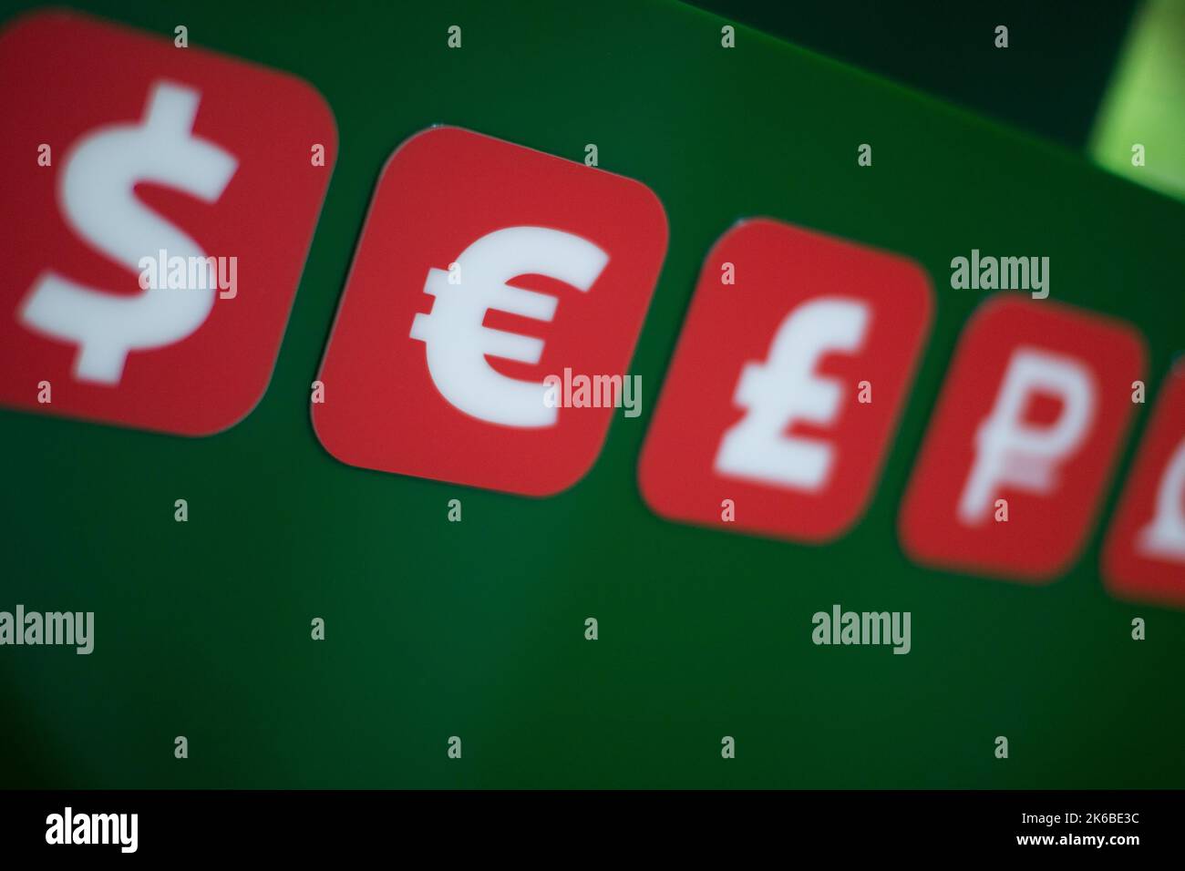Money green screen hi-res stock photography and images - Alamy