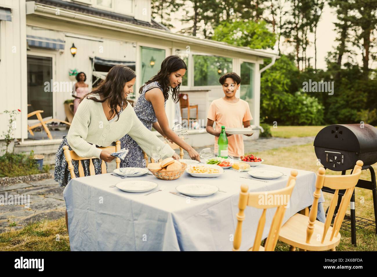 Biracial siblings hi-res stock photography and images - Alamy