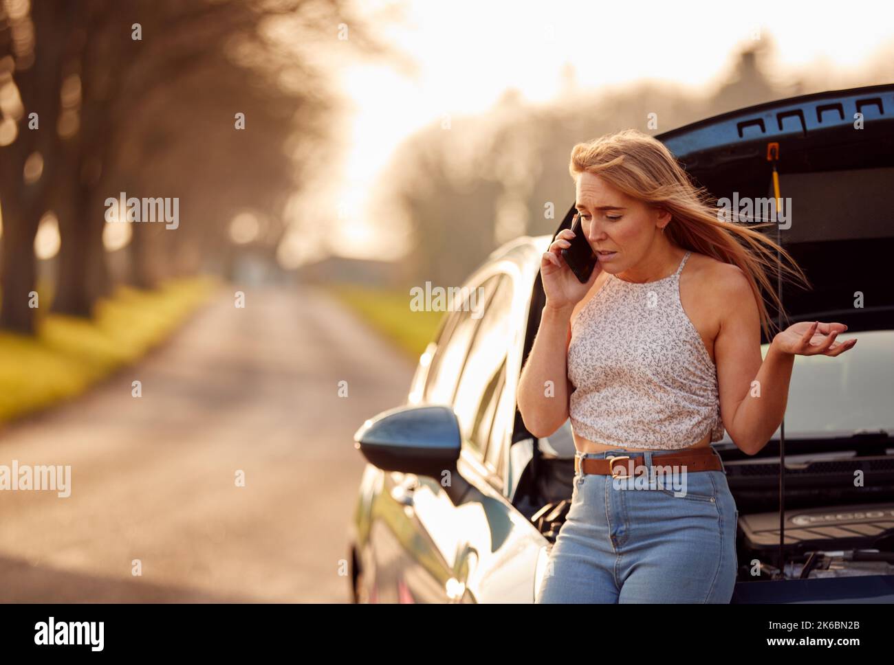 Broken phone shop hi-res stock photography and images - Alamy