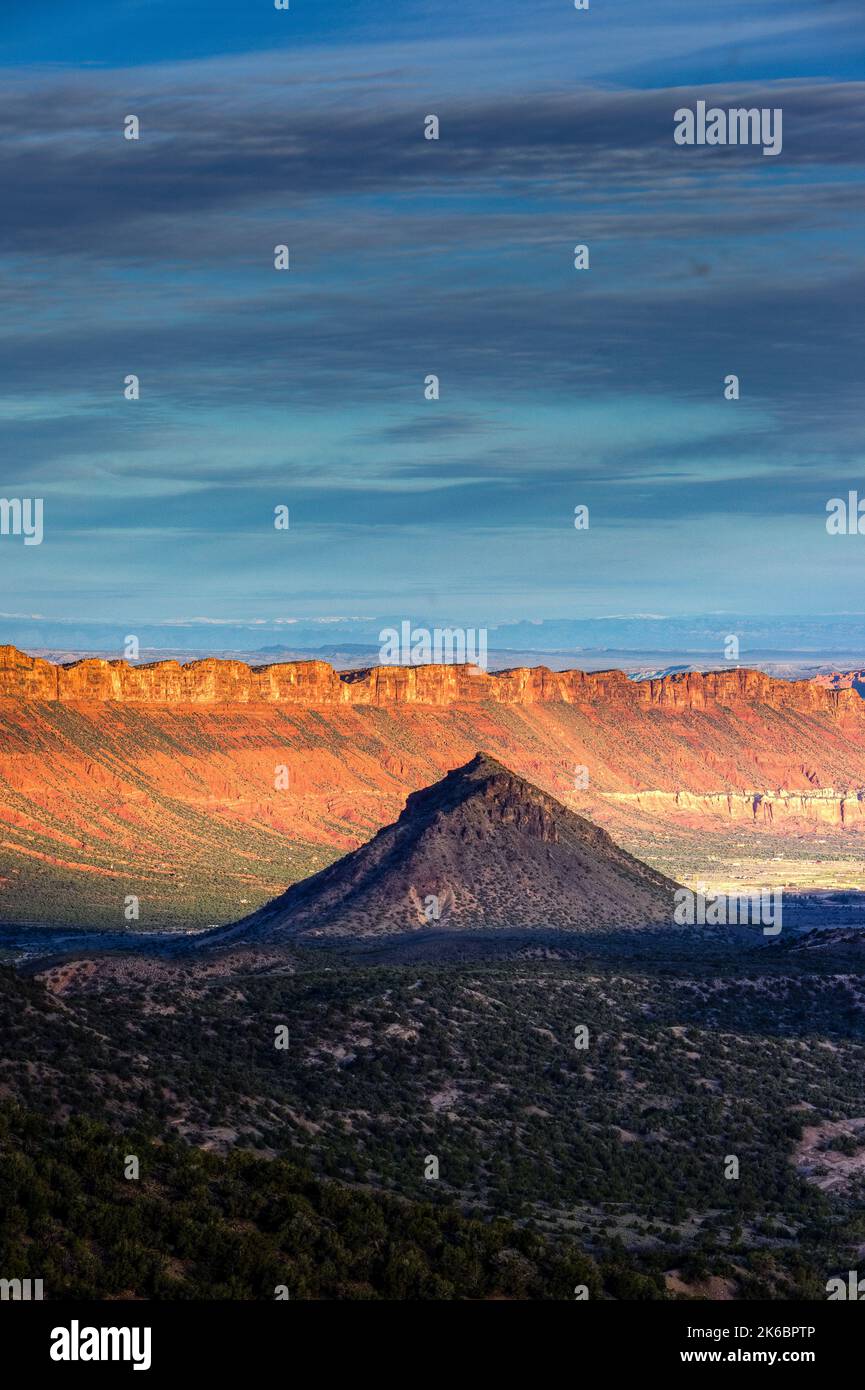 Round Mountain, Castle Valley and the Porcupine Rim at sunrise, near ...