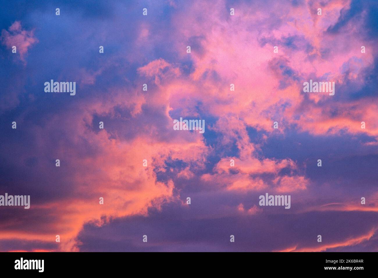 Stratus clouds low level hi-res stock photography and images - Alamy