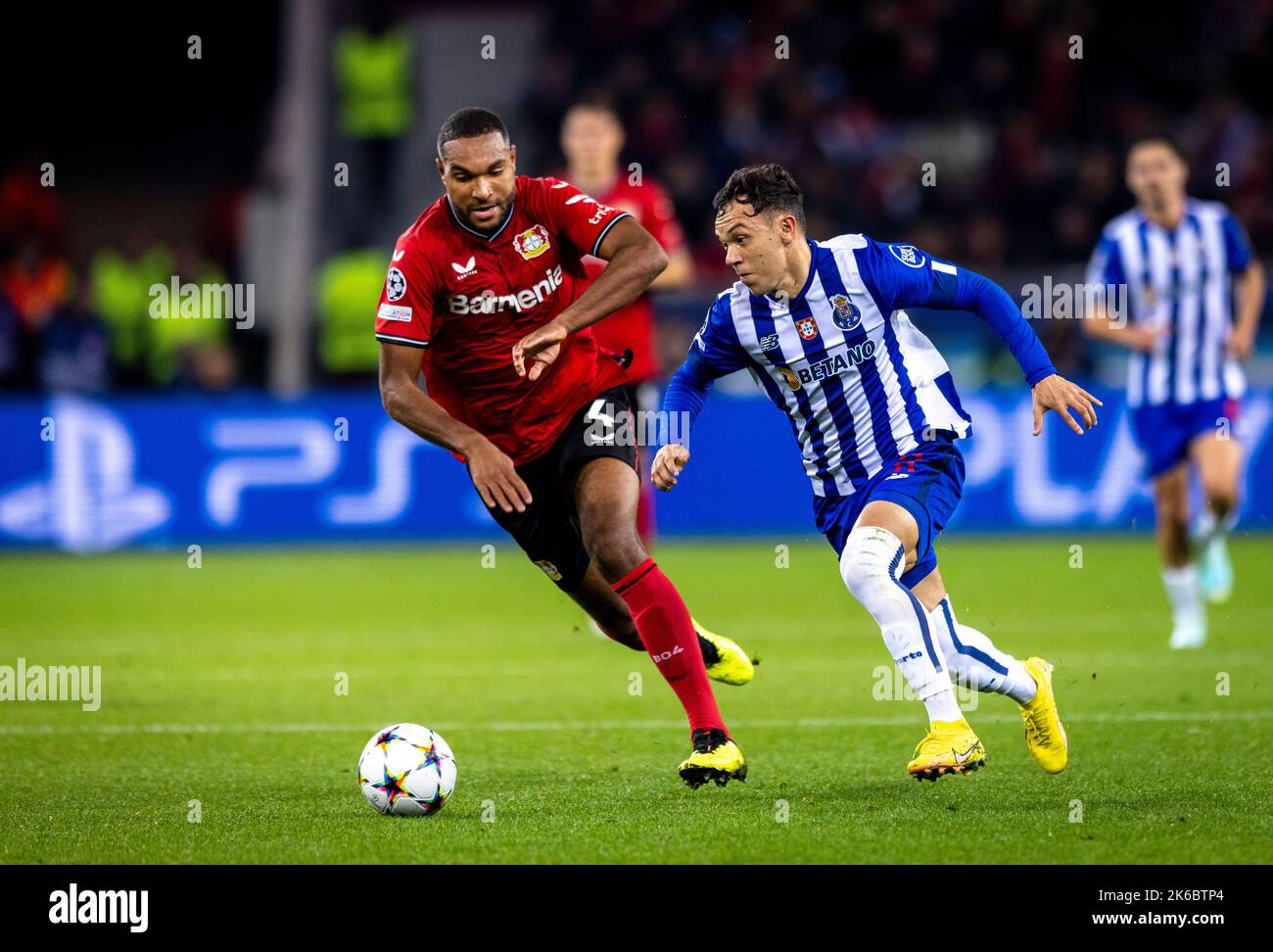 Leverkusen, 12.10.2022 Jonathan Tah (Leverkusen) Pepe (Porto) Bayer Leverkusen - FC Porto ...