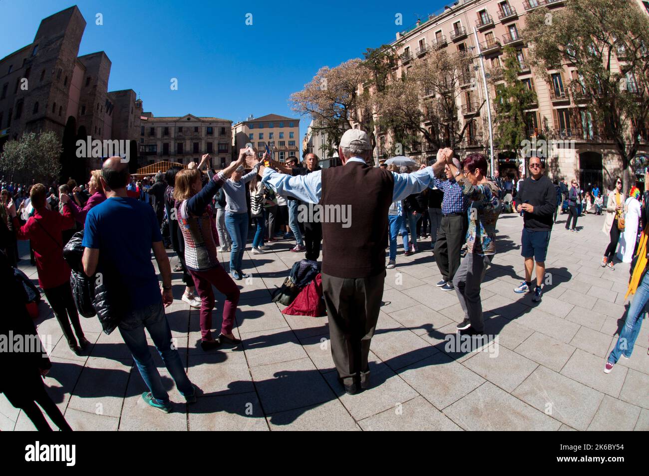 Plaza de la seu sardana hi-res stock photography and images - Alamy
