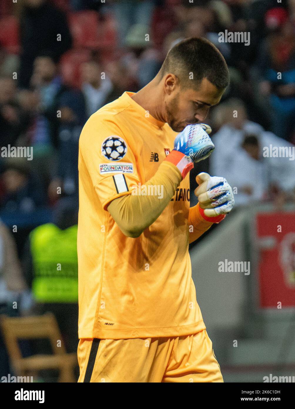 Goalkeeper diogo costa hi-res stock photography and images - Alamy