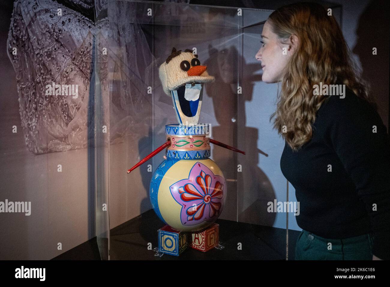 Olaf puppet hi-res stock photography and images - Alamy