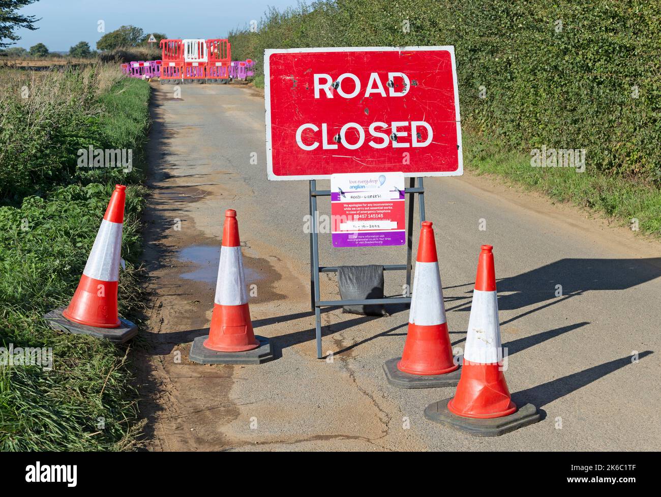 Country lane repair hi-res stock photography and images - Alamy