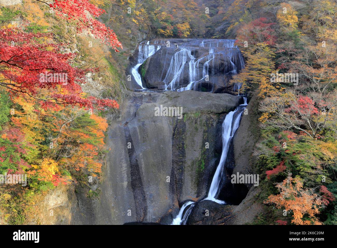Autumn colors at Fukuroda Falls Ibaraki Japan Stock Photo - Alamy