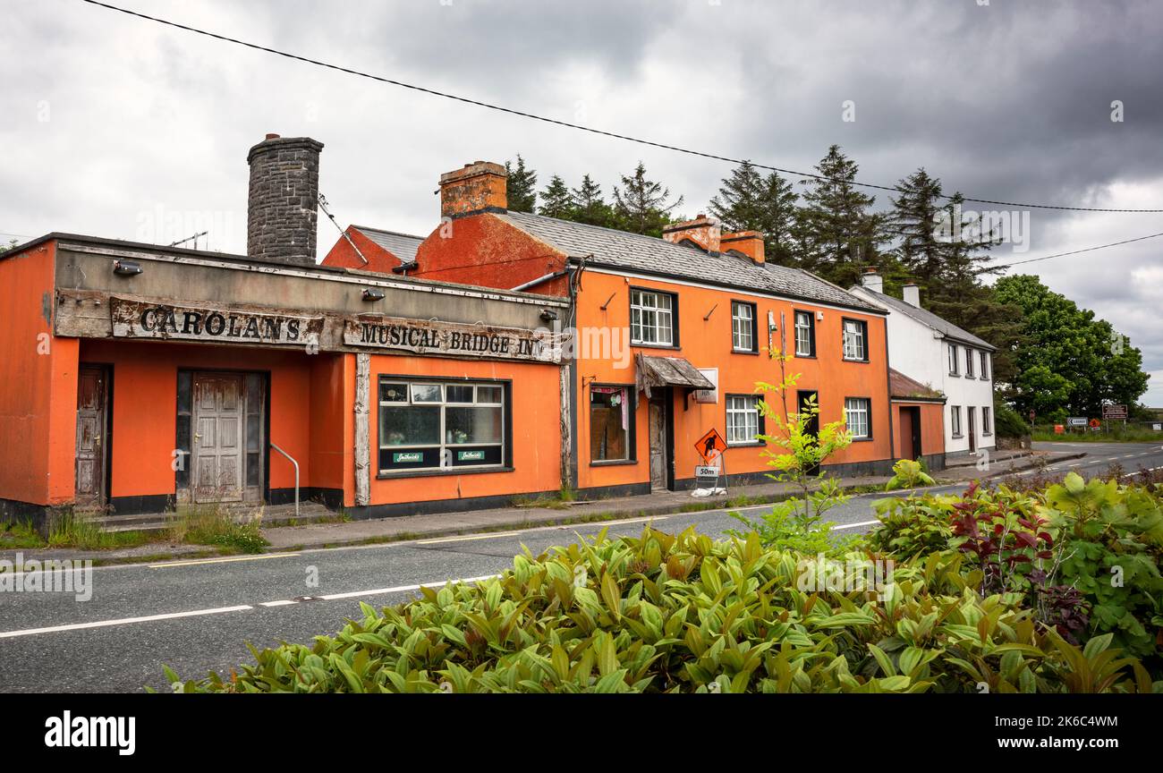 Bellacorrick, co. Mayo, Ireland. 07-04-2019. Musical Bridge Inn Stock ...