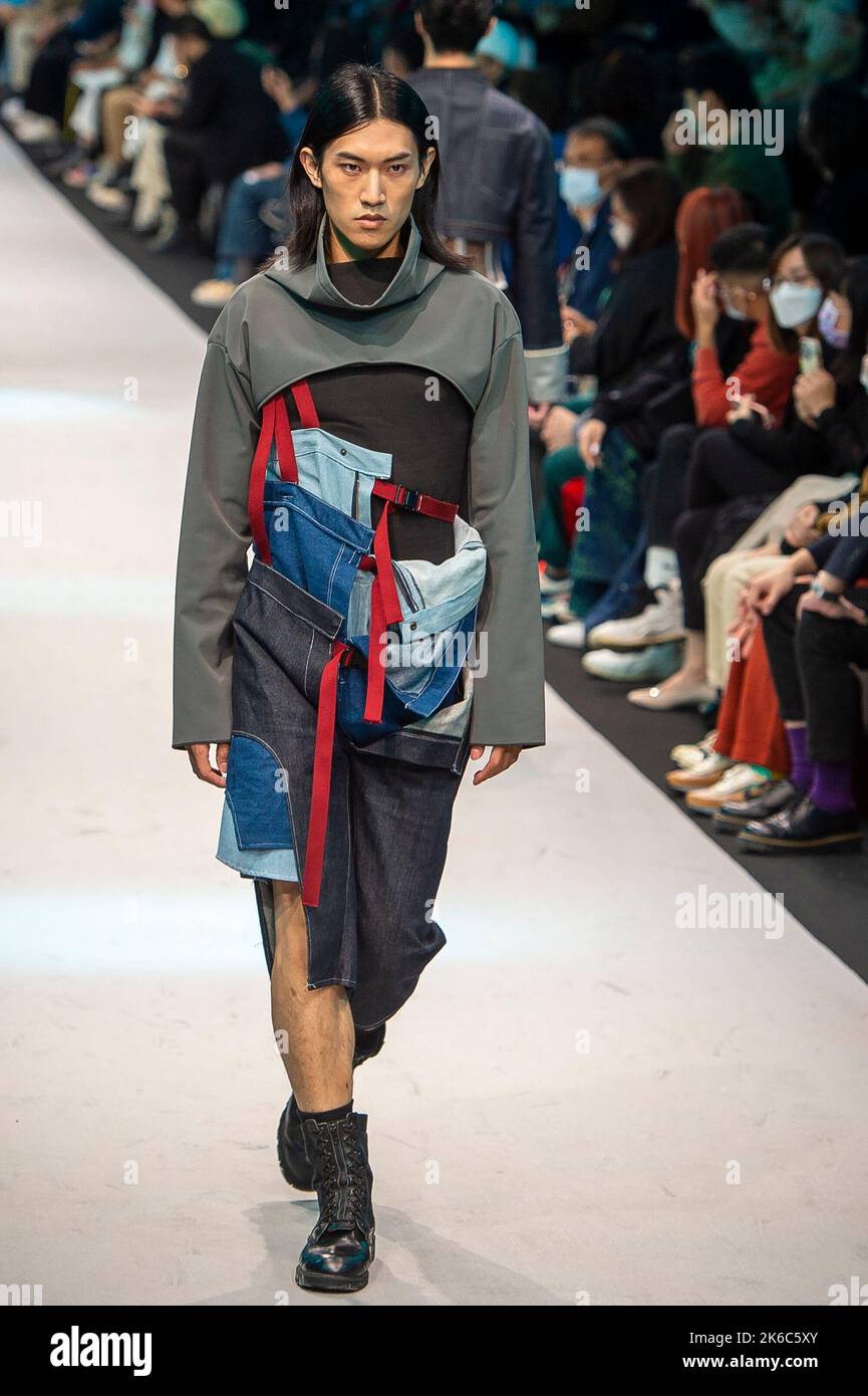 Taipei. 13th Oct, 2022. The models present creations by Shih Chung Yu ...