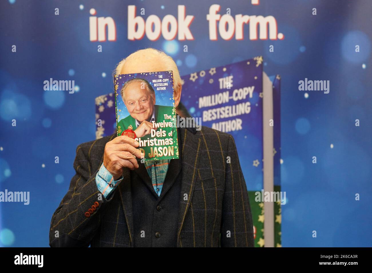 Sir david jason waterstones hi-res stock photography and images - Alamy