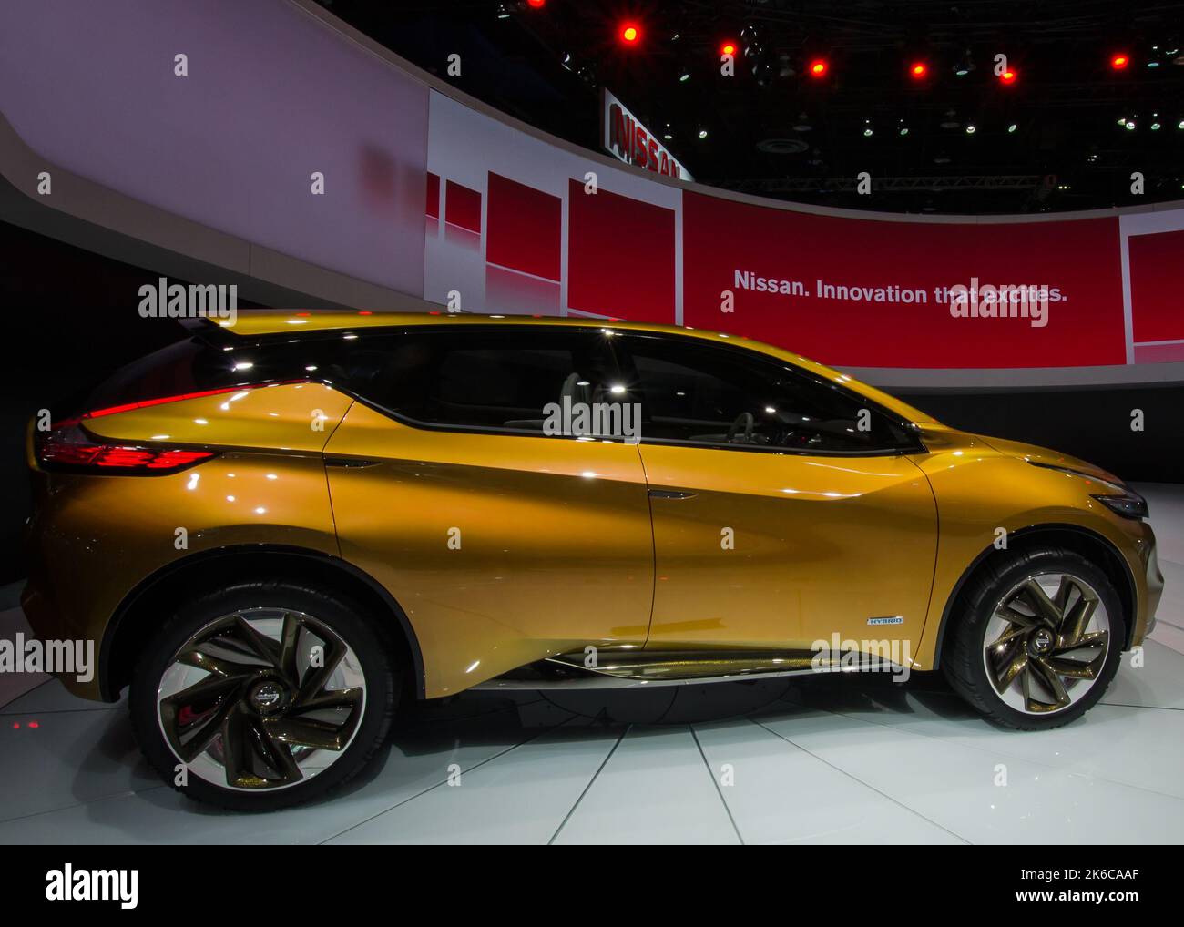 DETROIT, MI/USA - JANUARY 19, 2013: A Nissan Resonance Crossover ...
