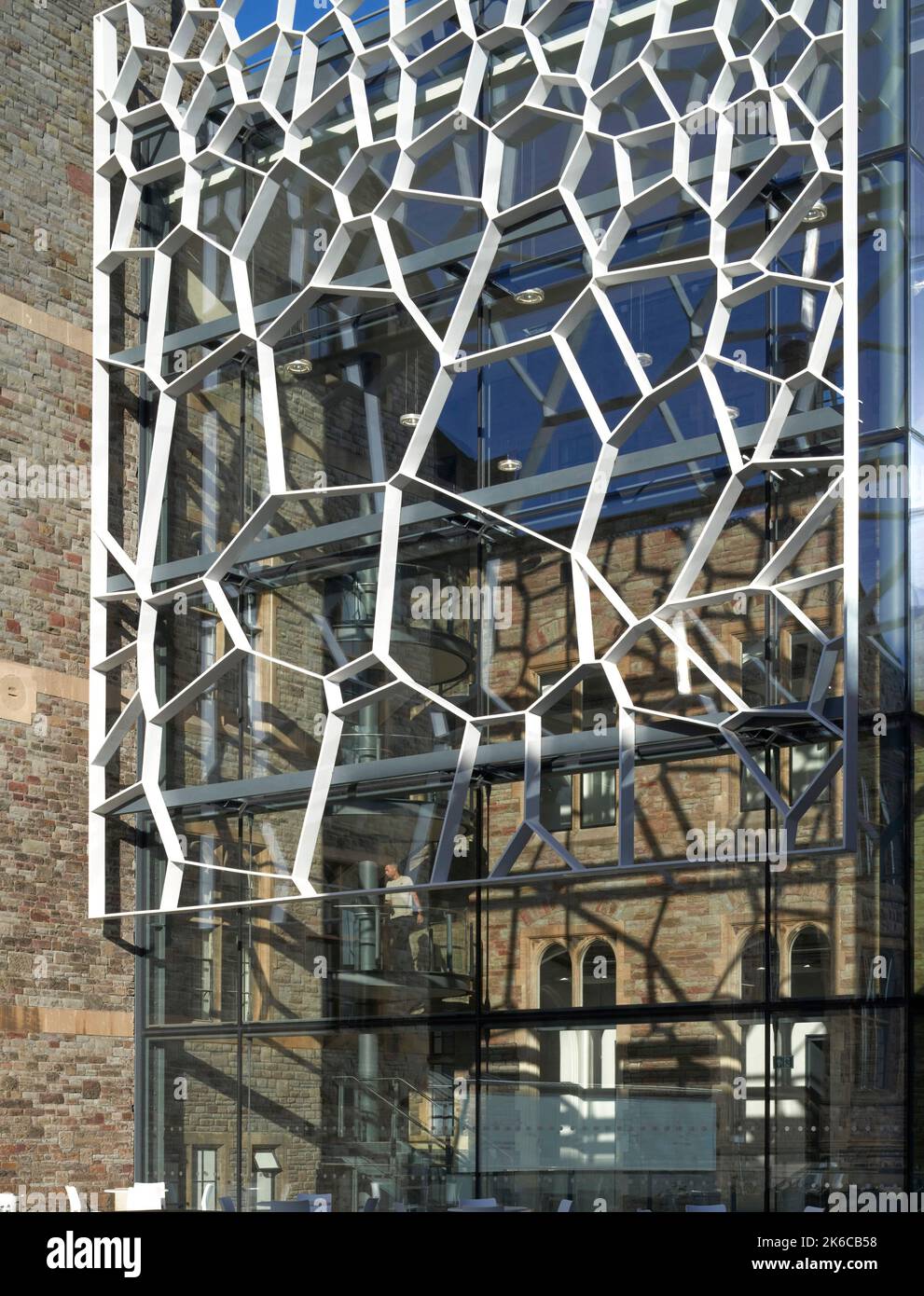 Detail of exterior atrium screen. University of Bristol: Fry Building ...