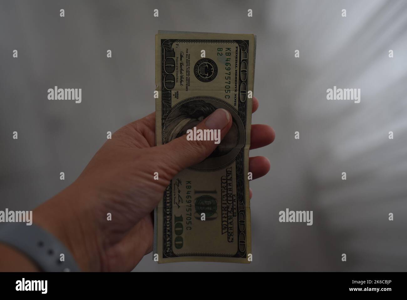 Cash, change and banknotes of various sizes Stock Photo - Alamy