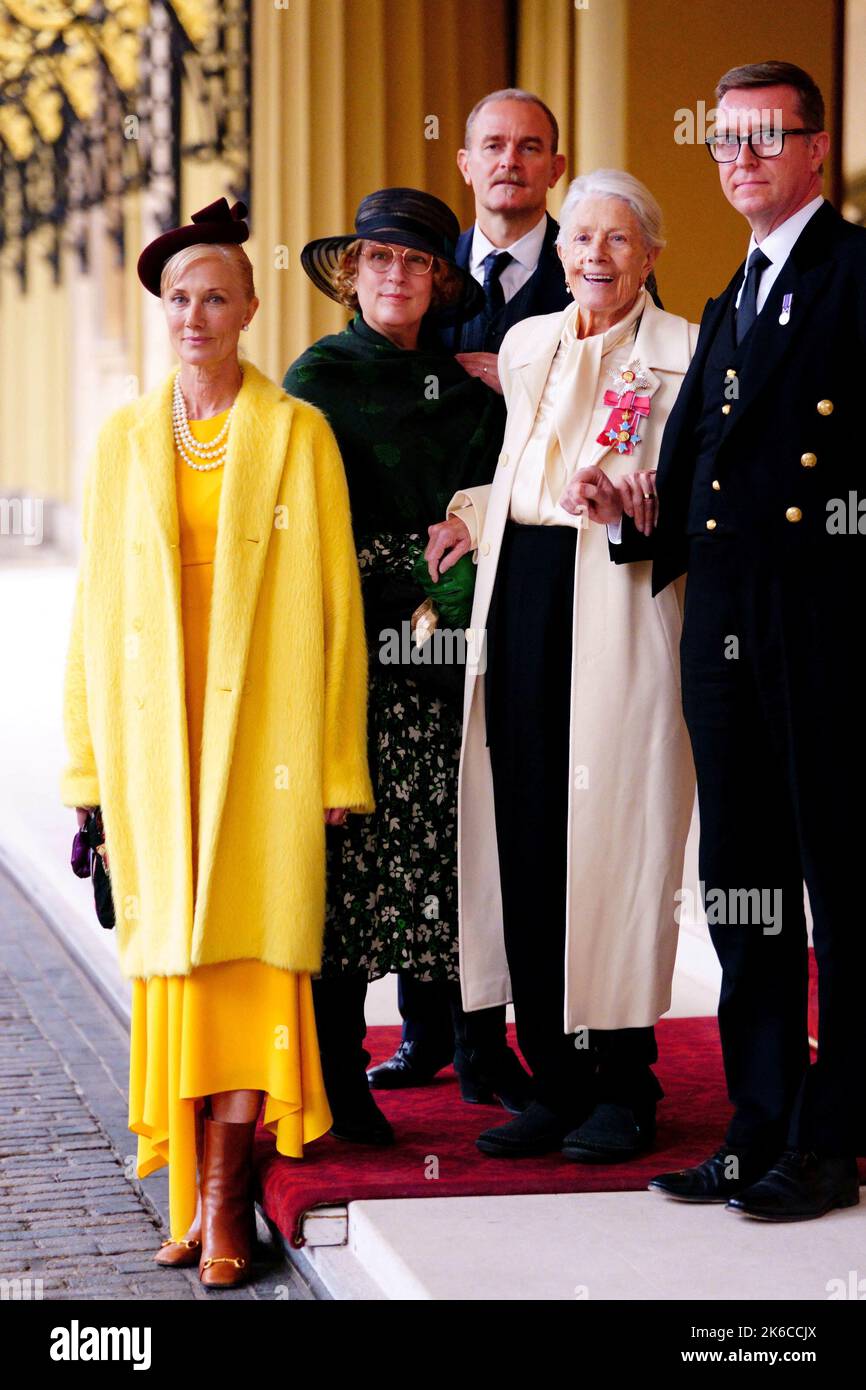 Prince wales investiture ceremony buckingham palace hi-res stock ...