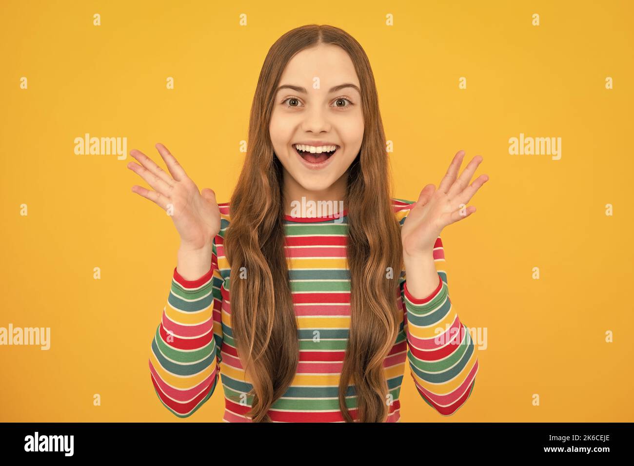 Excited kids hi-res stock photography and images - Alamy