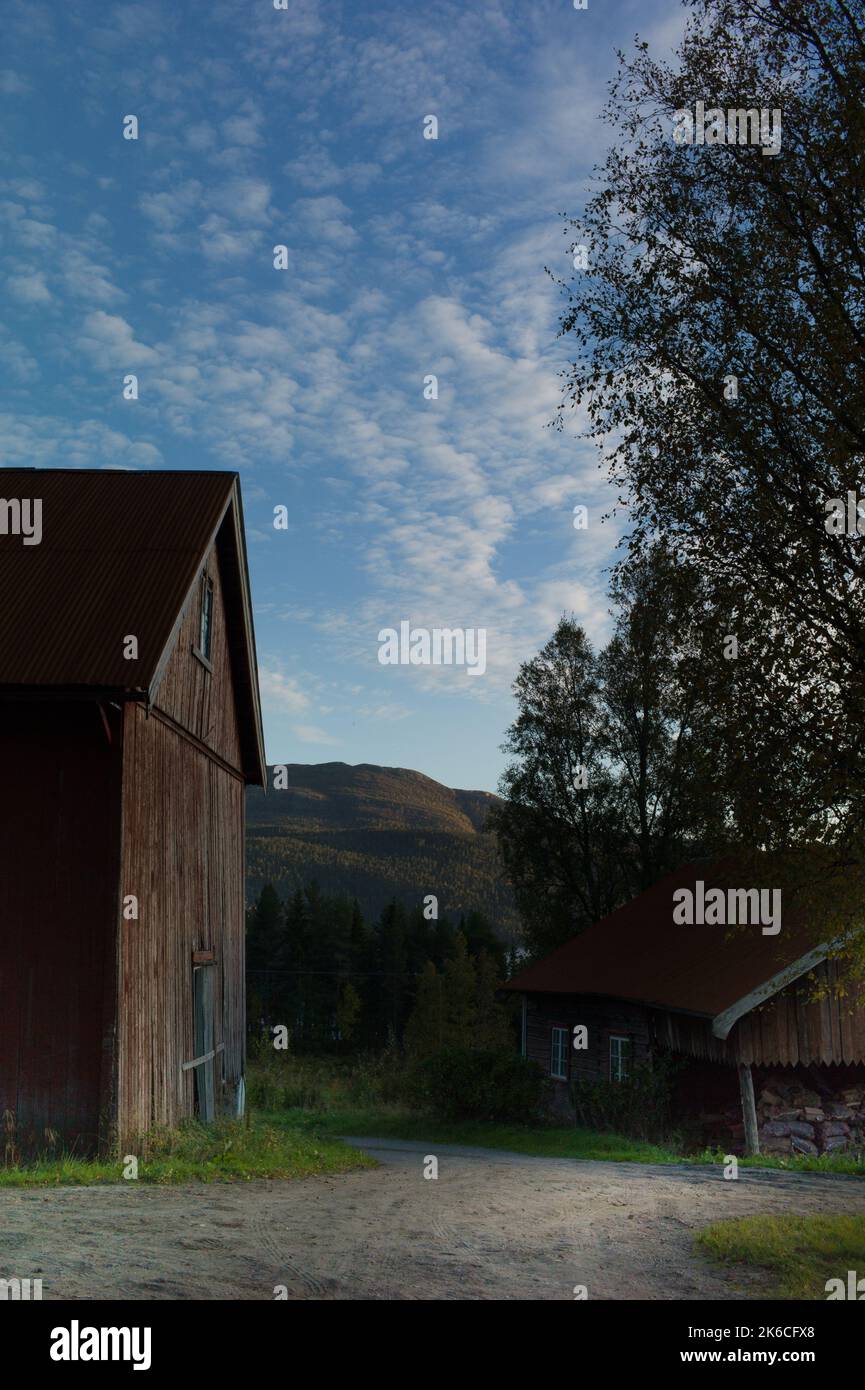 Wooden barn in traditional design in rural setting Stock Photo - Alamy