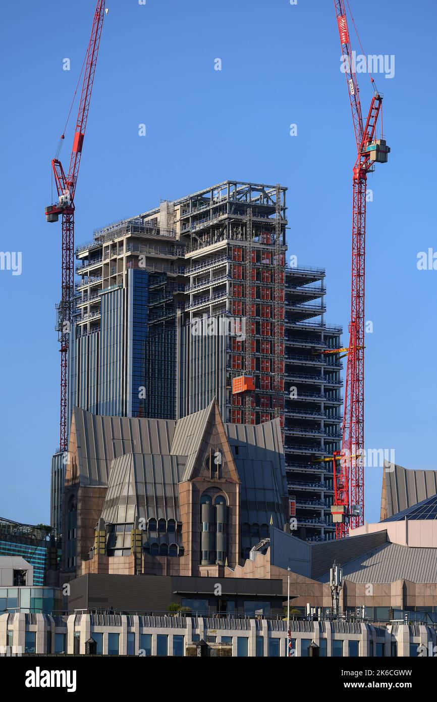 Skyscraper framework hi-res stock photography and images - Alamy