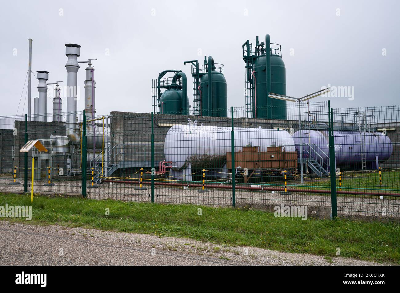Obergailbach, France. 13th Oct, 2022. The GRTgaz plant in Obergailbach ...