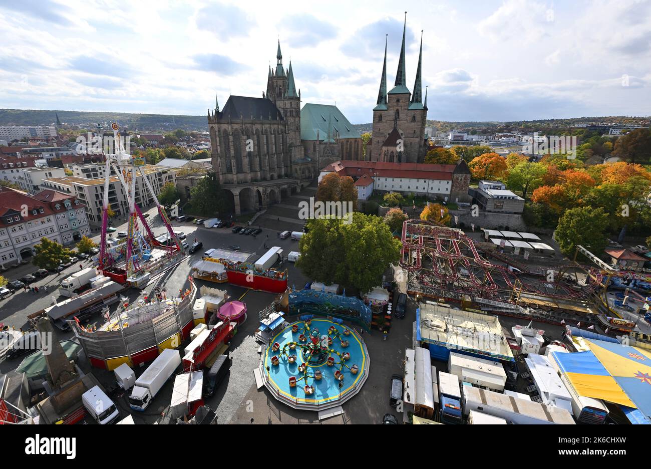 13 October 2022, Thuringia, Erfurt: Showmen's stores for the ...