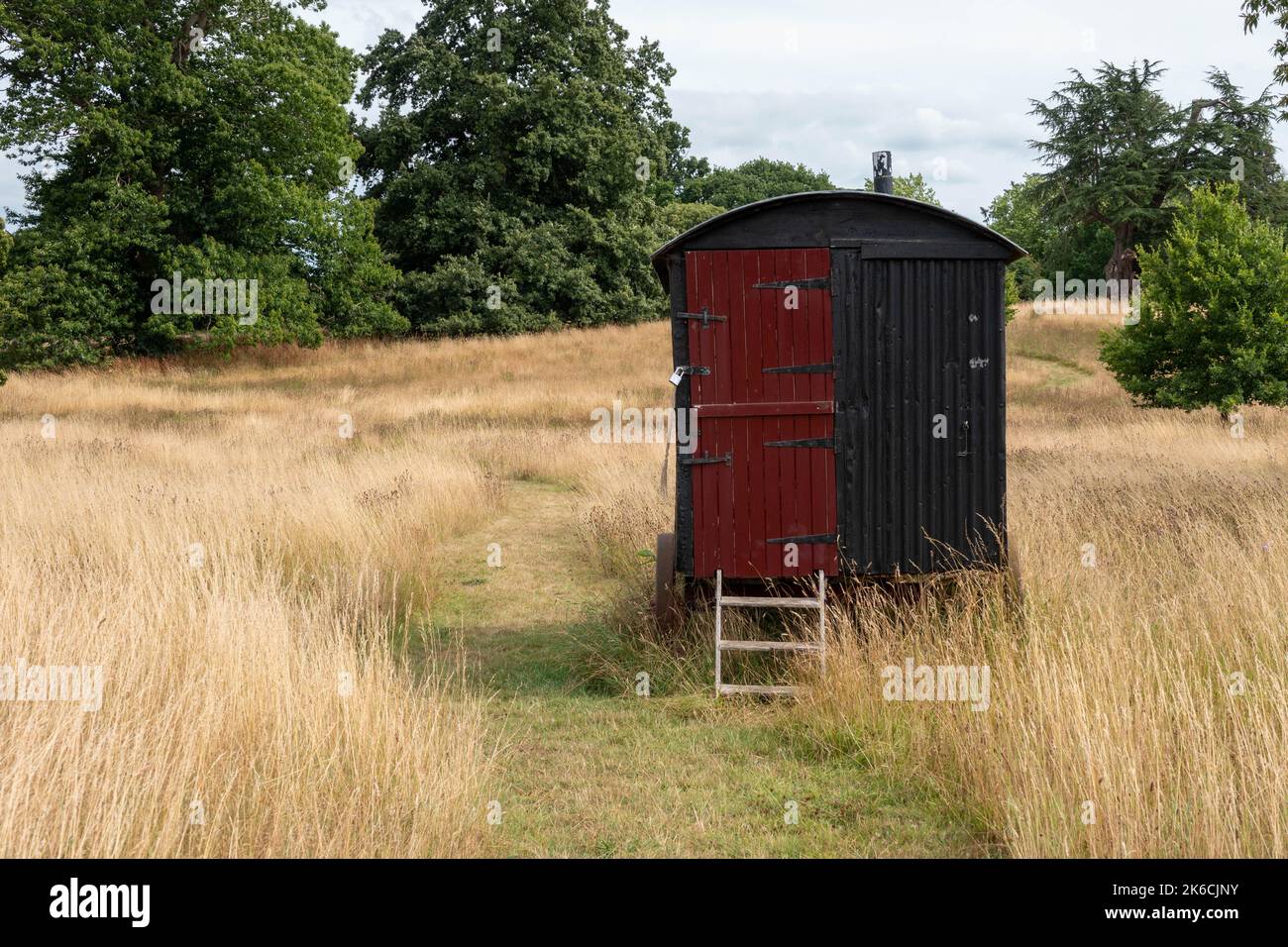 Old shepherds hut hi-res stock photography and images - Alamy