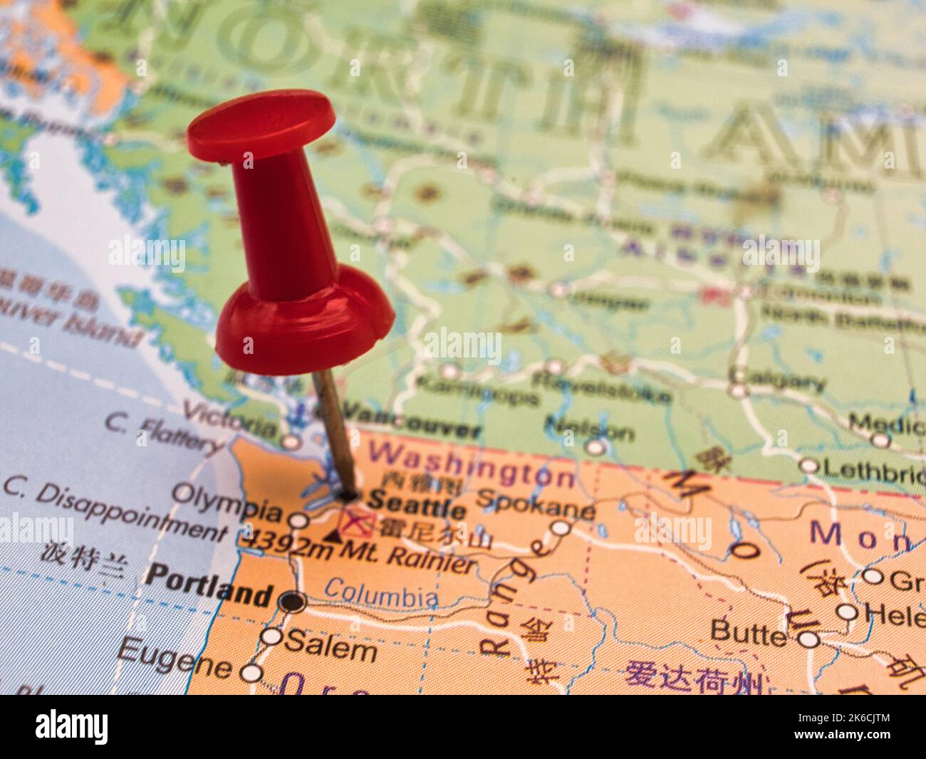 close up of washington state map with Seattle is pinned Stock Photo - Alamy