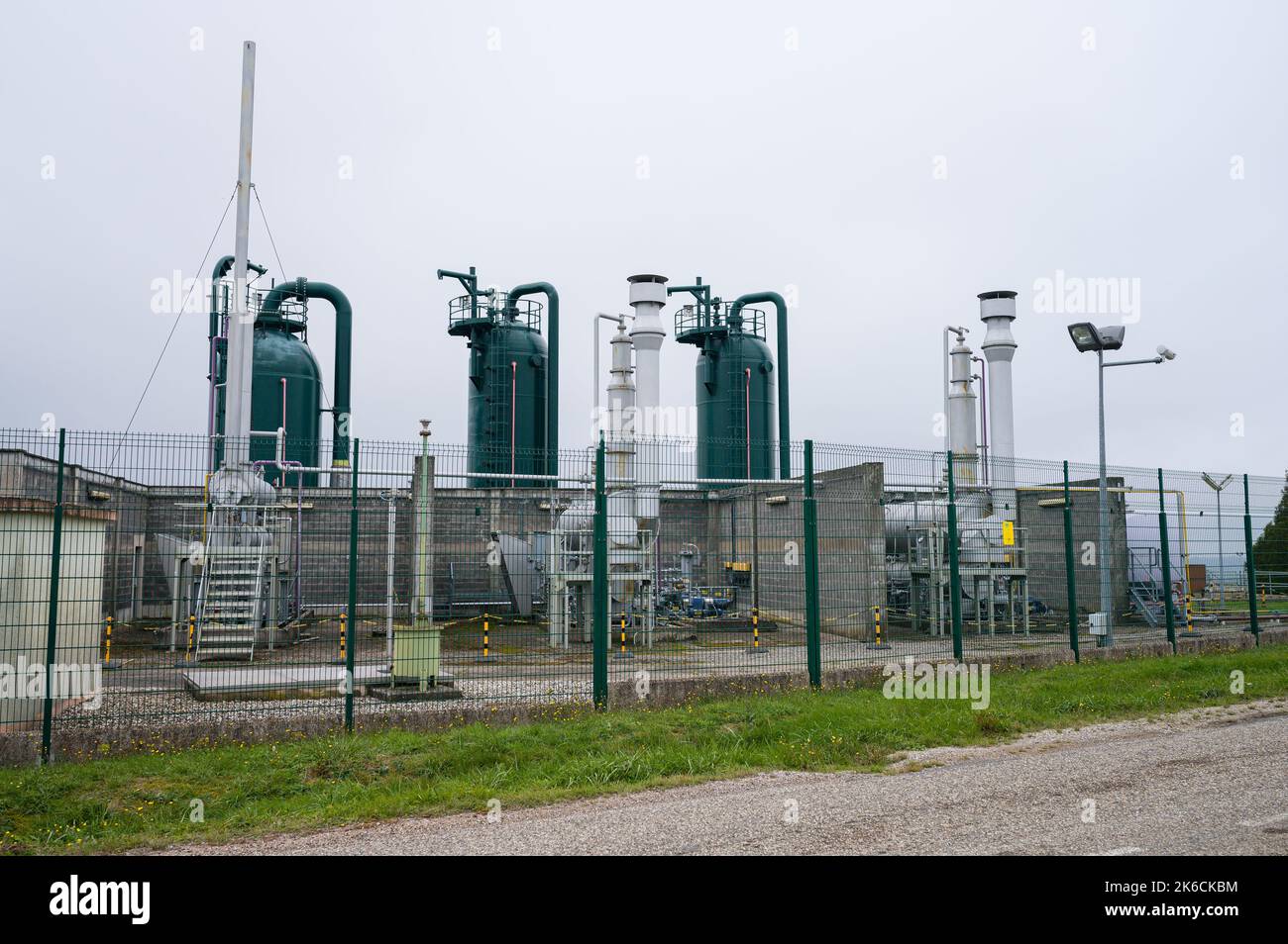 Obergailbach, France. 13th Oct, 2022. The GRTgaz plant in Obergailbach ...