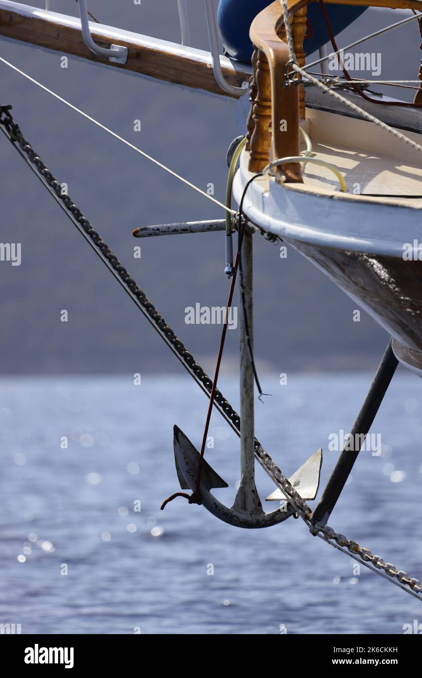 Preparing to anchor hi-res stock photography and images - Alamy