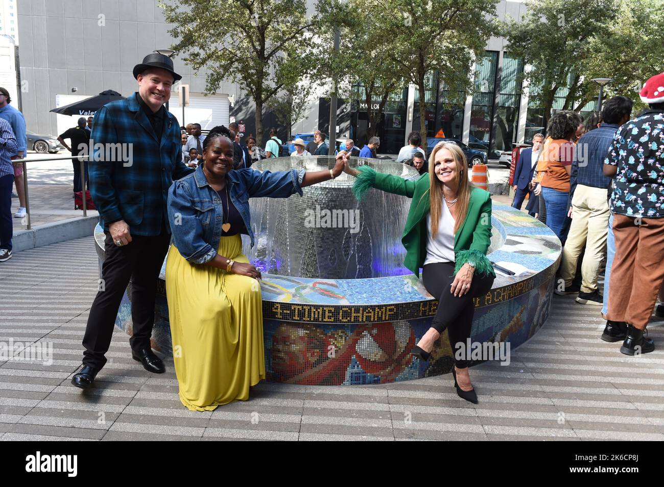 Opie Otterstad, Sheryl Swoopes, and Patti Smith at the Harris County ...