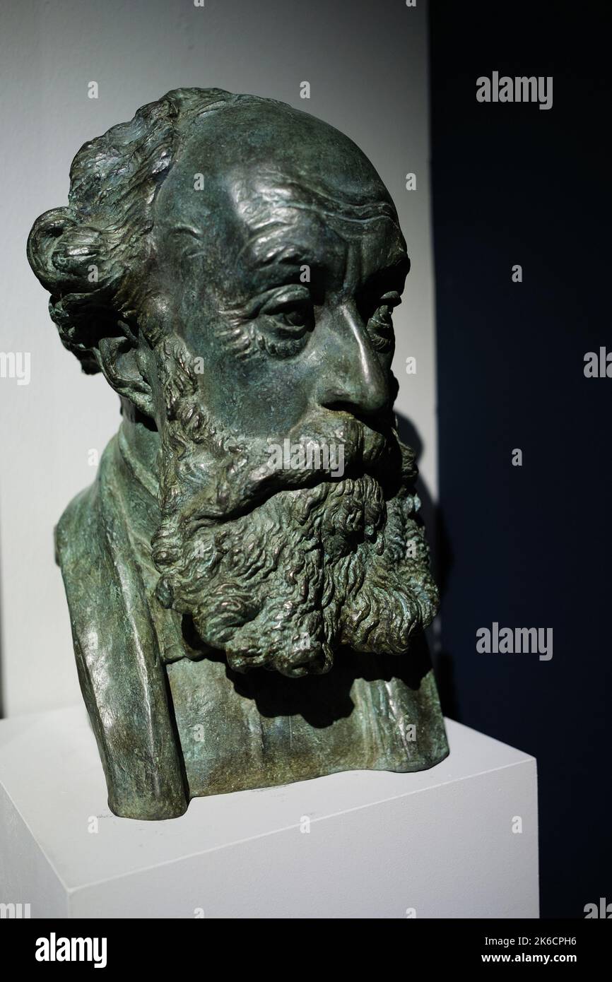 Bust of Gaudi 1935 It is shown in the Gaudí exhibition, an extensive ...