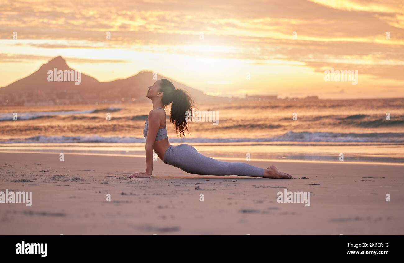 Yoga on beach happy hi-res stock photography and images - Alamy