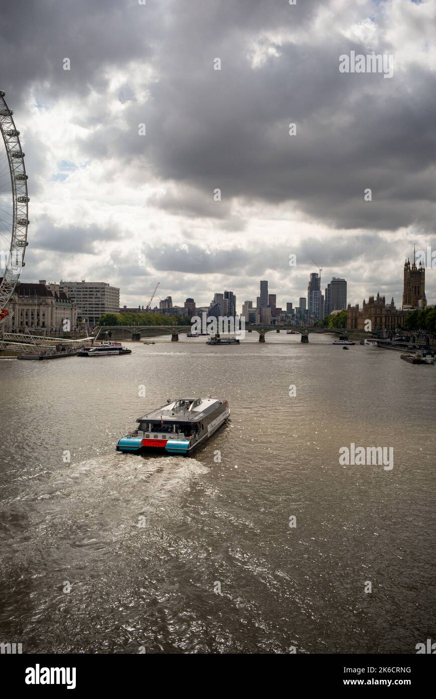 Jupiter Clipper by Thames Clippers Uber Boat travelling towards ...