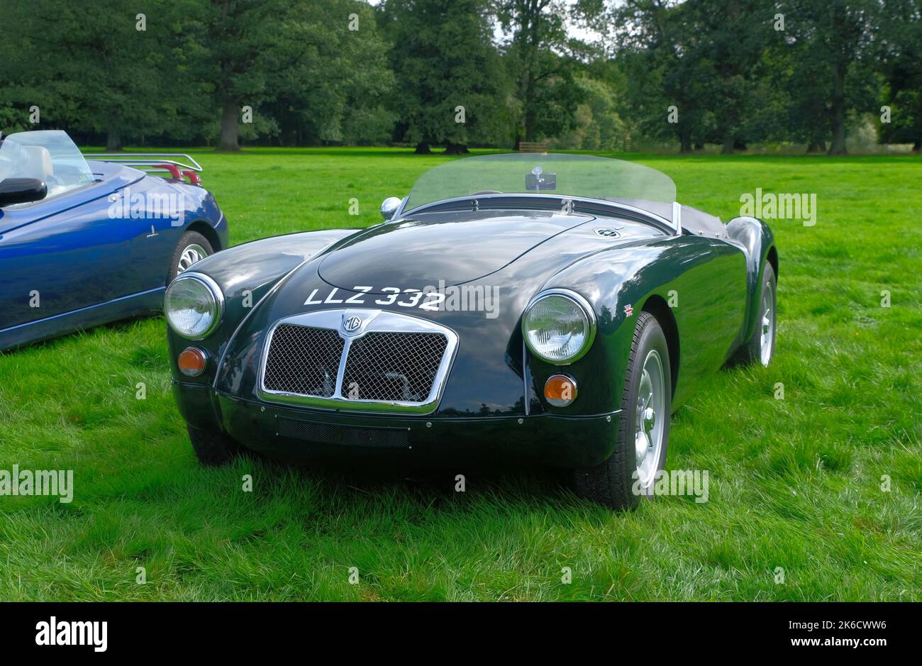 Restored racing car hi-res stock photography and images - Alamy