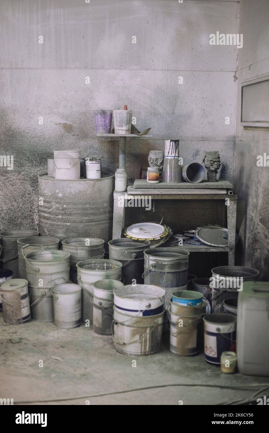 Large paint buckets hi-res stock photography and images - Alamy