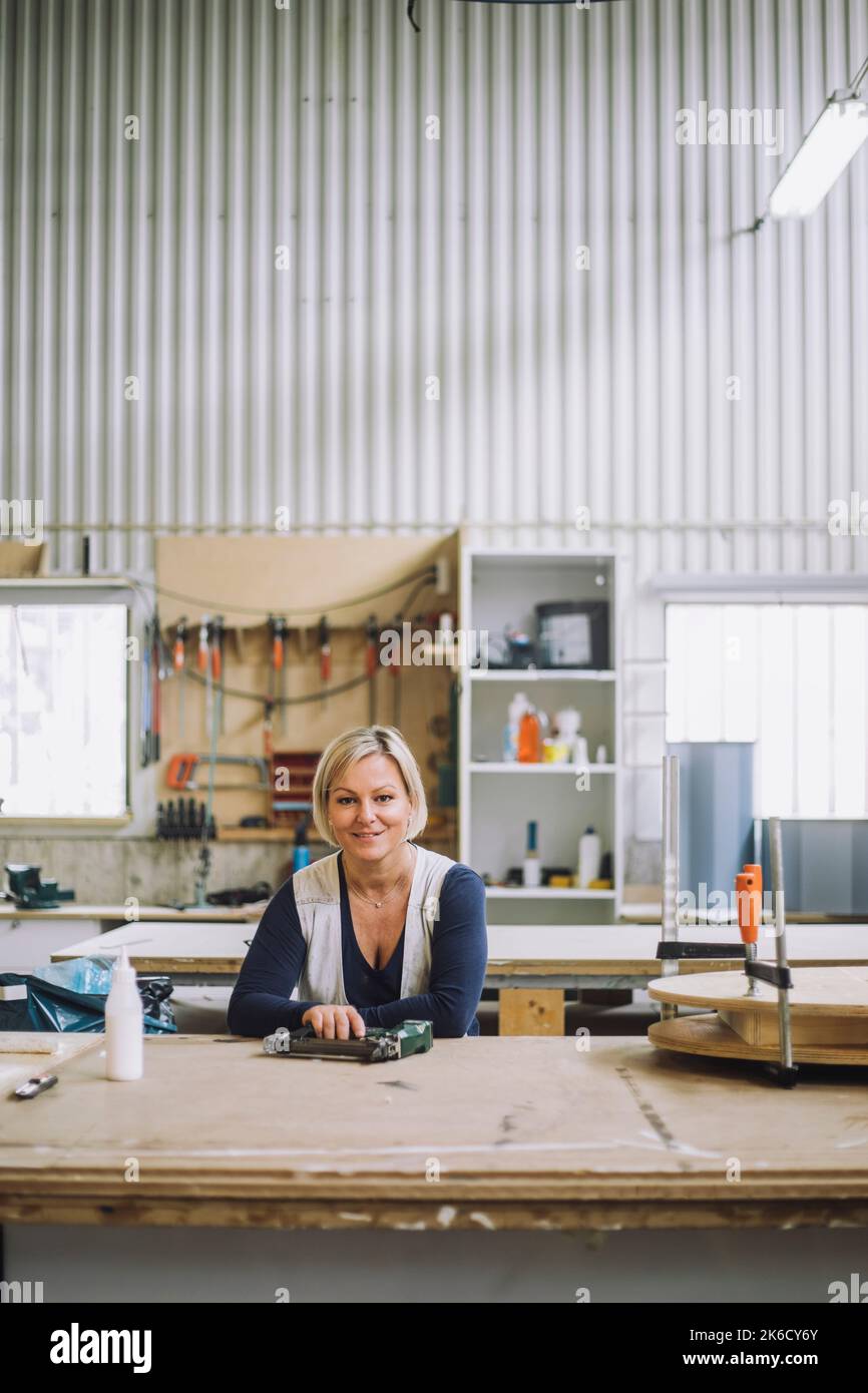 Carpenter workbench hi-res stock photography and images - Alamy