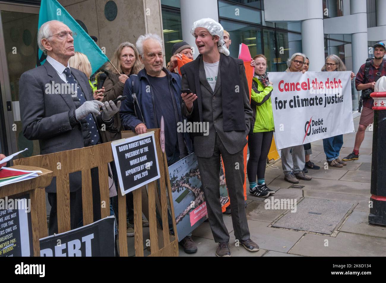 London, UK. 13 Oct 2022. ProsecutingCounsel.Protesters at London's ...