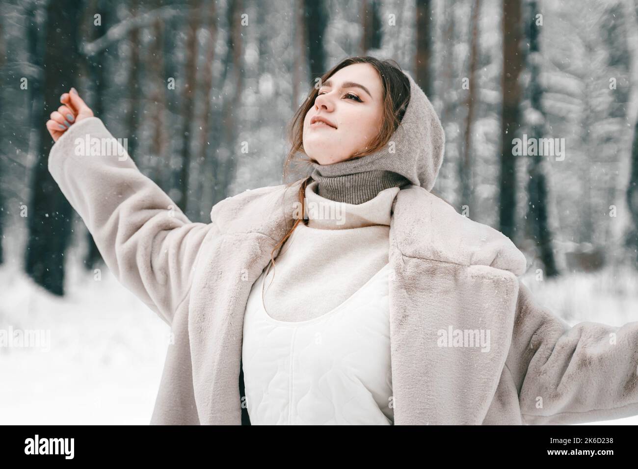 Beautiful girl photoshoot hi-res stock photography and images - Alamy