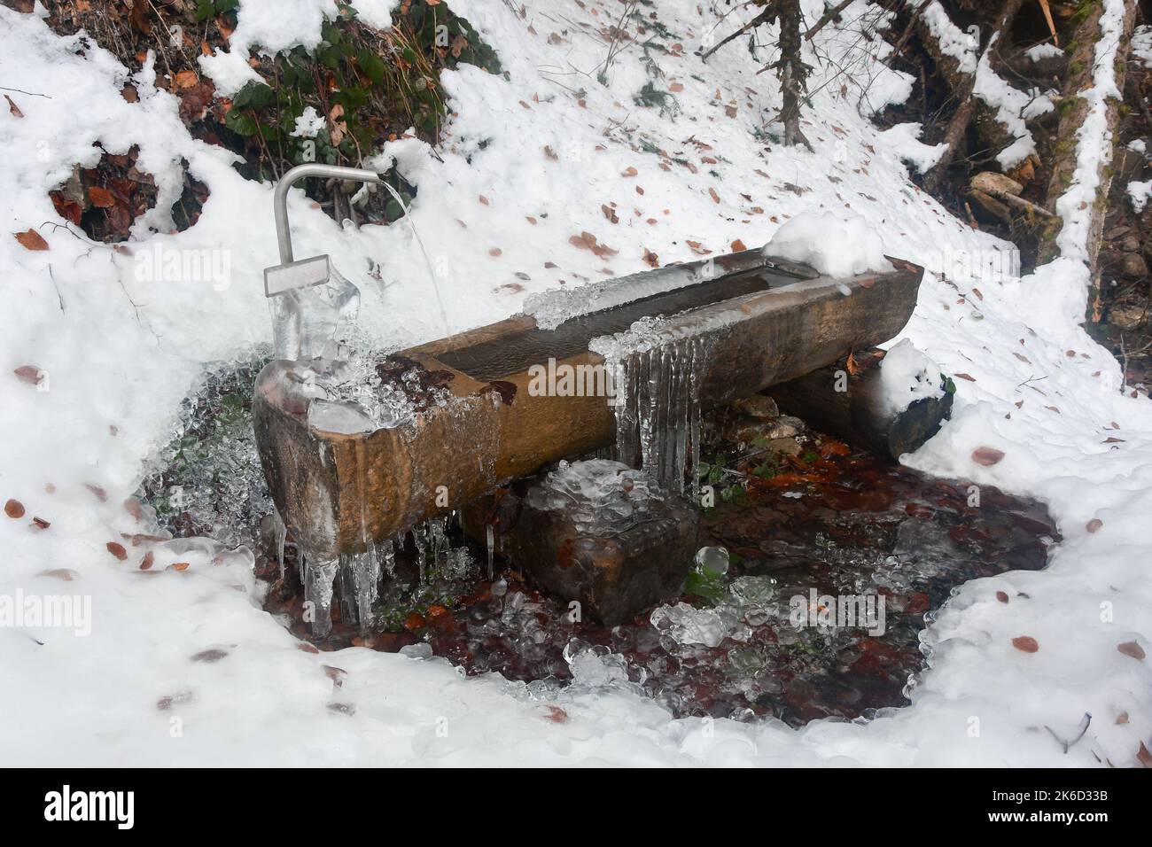 Outdoor cold water supply hi-res stock photography and images - Alamy